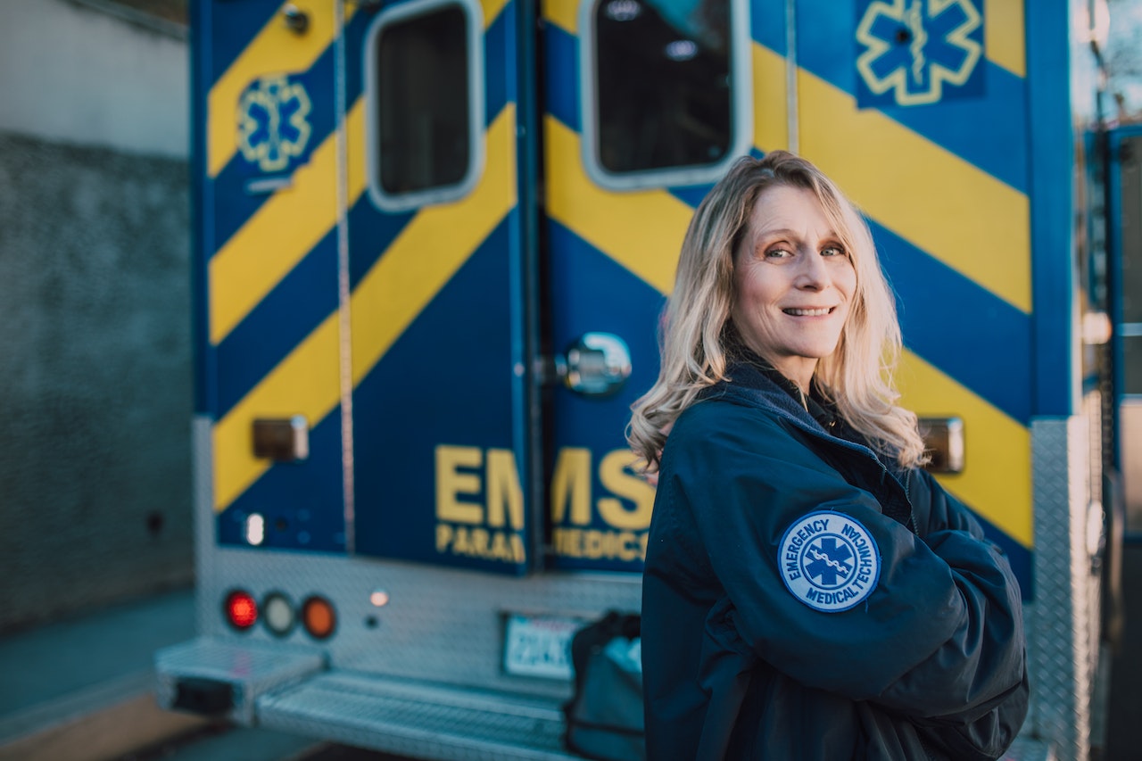 Why It Pays To Be Professional As an EMT – Online EMT Refresher